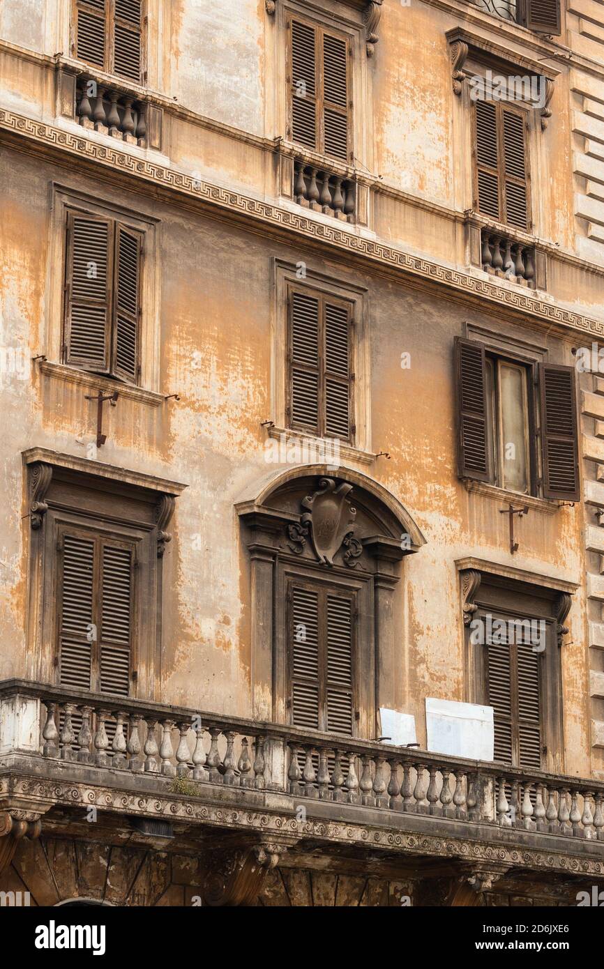 Traditional architecture in Rome, Italy Stock Photo - Alamy