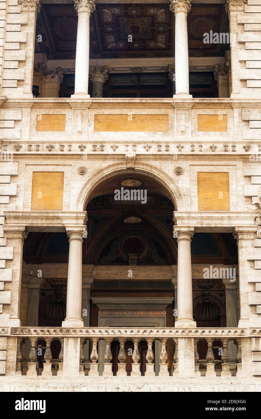 Traditional architecture in Rome, Italy Stock Photo - Alamy