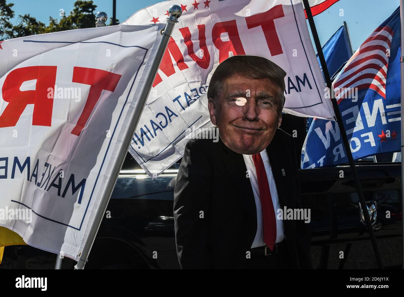 Stephanie mask hi-res stock photography and images - Alamy