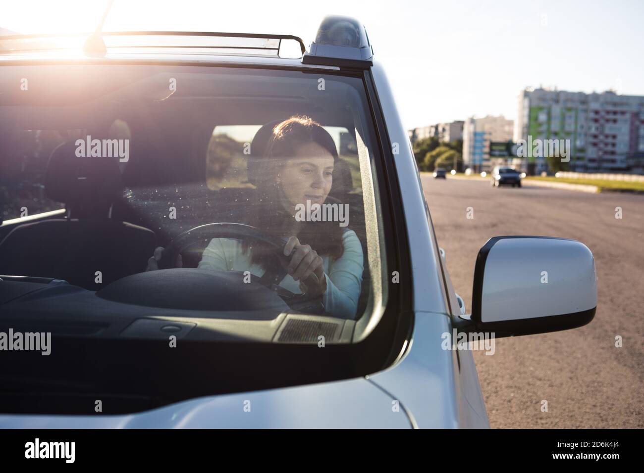 Beautiful young woman driving suv hi-res stock photography and images ...