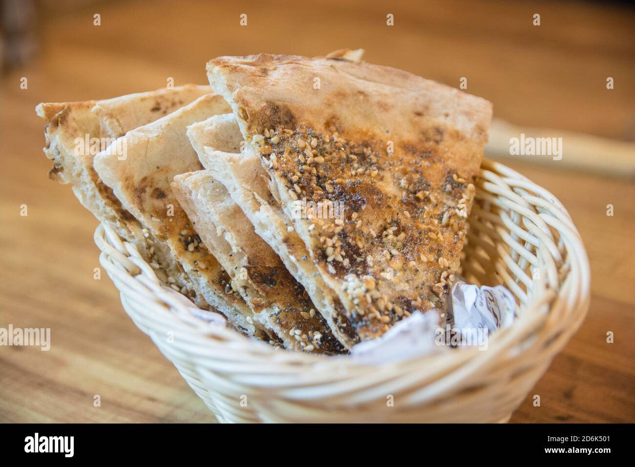 Traditional arab basket hi-res stock photography and images - Alamy