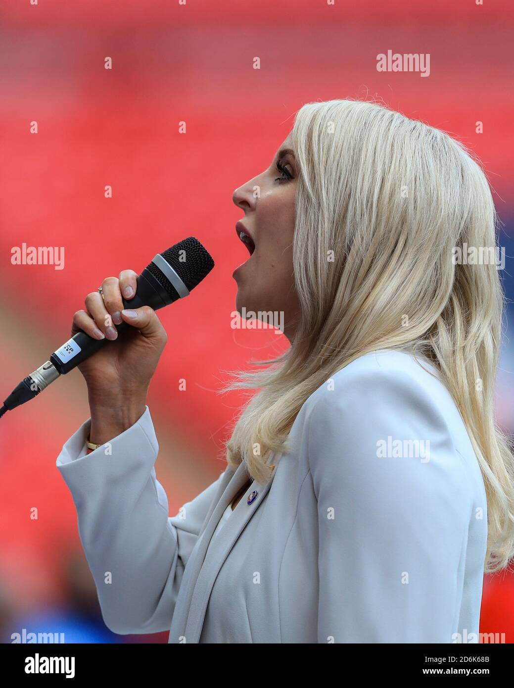 Lizzie jones hi-res stock photography and images - Alamy