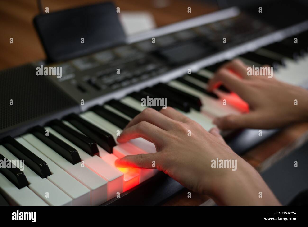 Man playing keyboard hi-res stock photography and images - Alamy