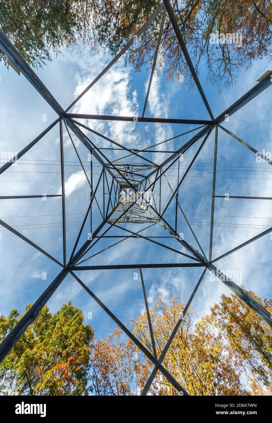 Geometric tower hi-res stock photography and images - Alamy