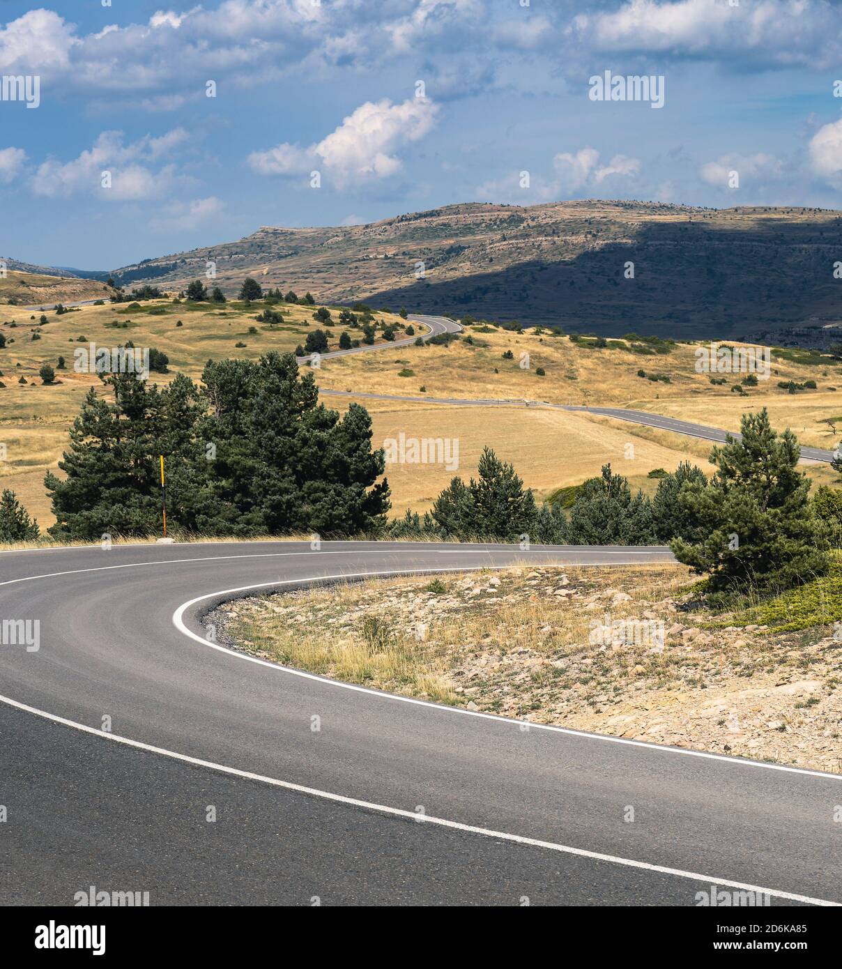 Curve turn hill road mountain winding hi-res stock photography and ...