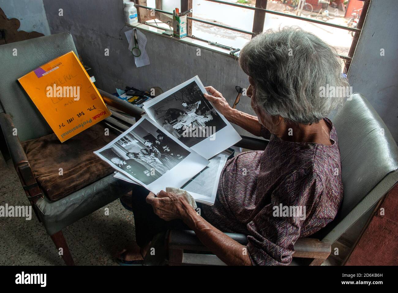 Homai Vyarawala, India's first woman photojournalist, (9 December 1913 ...