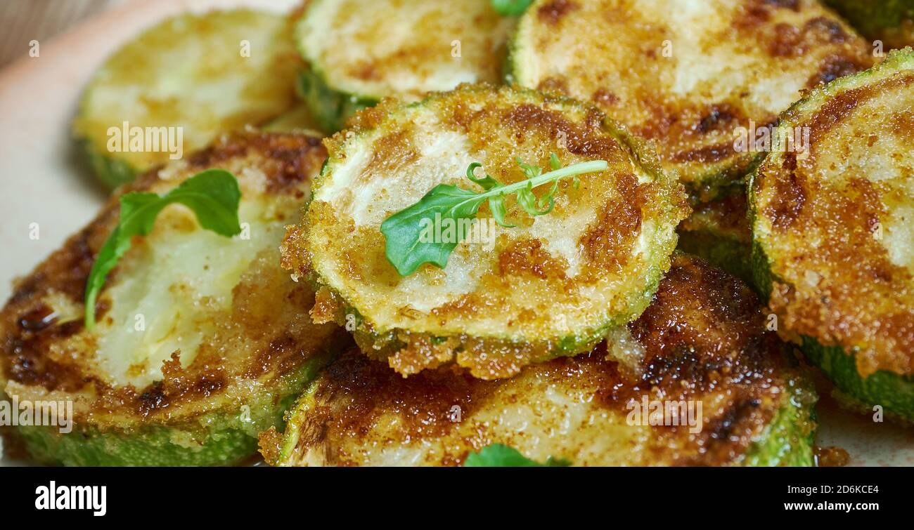 Kolokithakia tiganita hi-res stock photography and images - Alamy