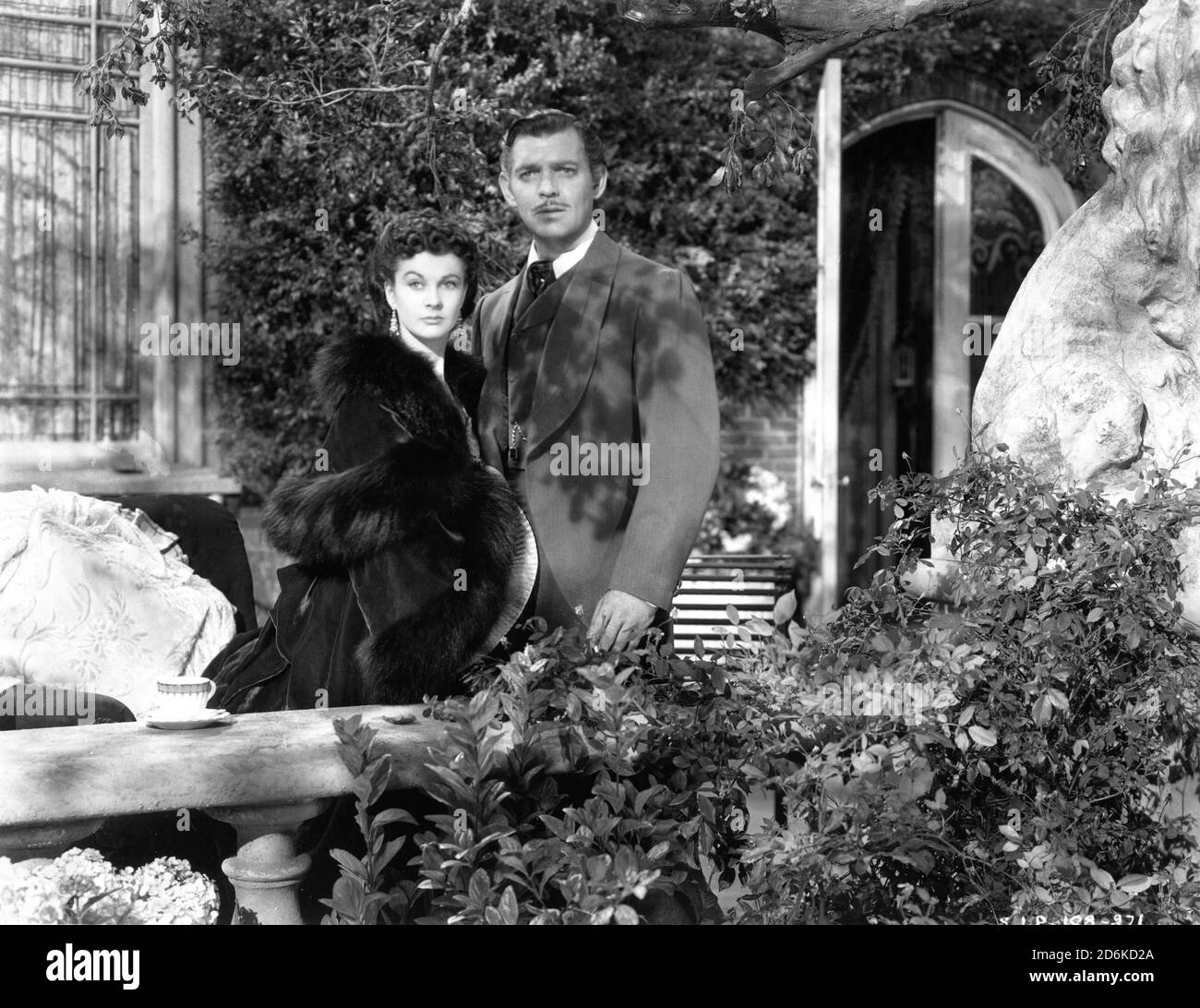 VIVIEN LEIGH and CLARK GABLE in GONE WITH THE WIND 1939 director VICTOR ...