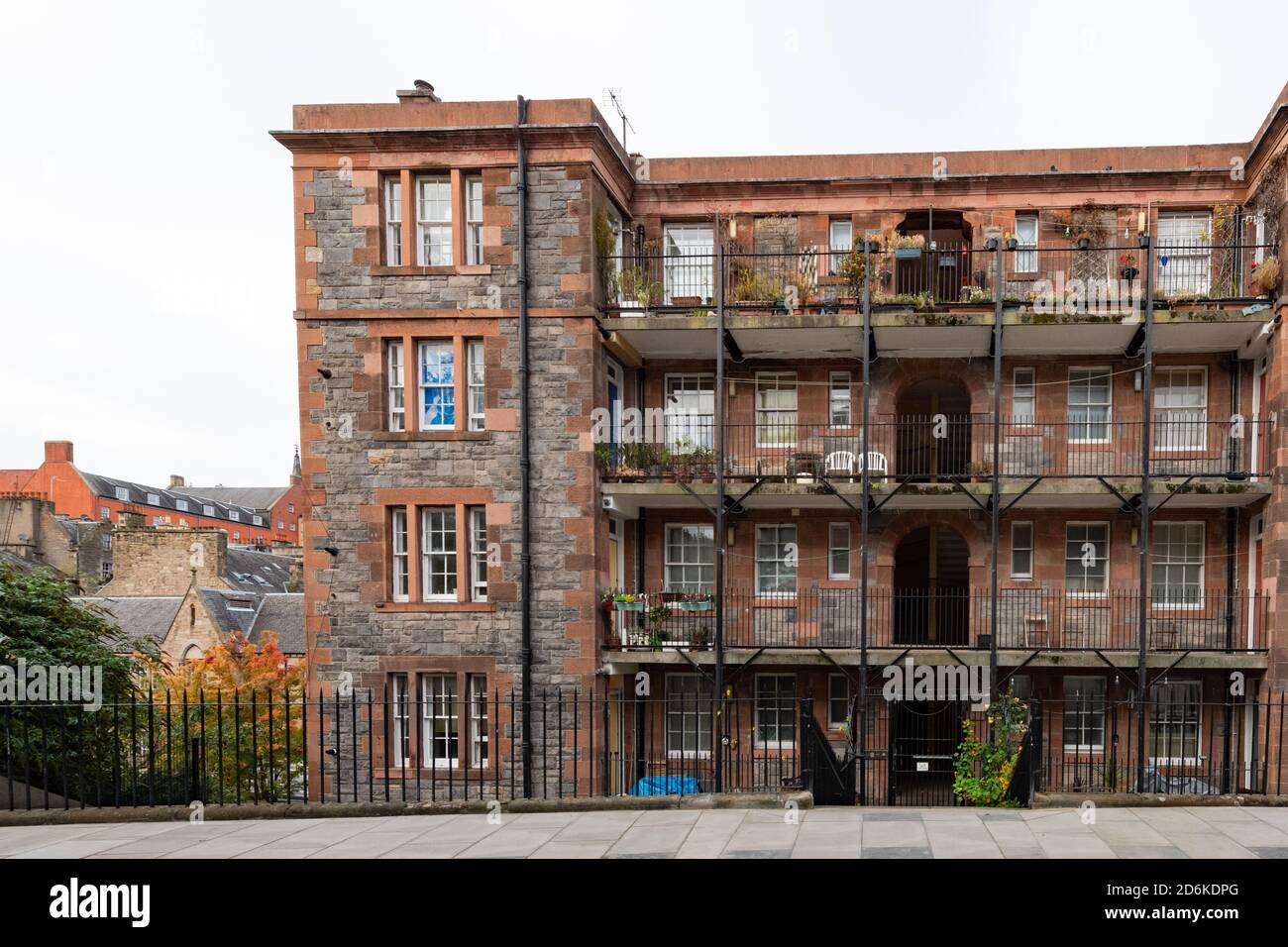 Edinburgh tenements hi-res stock photography and images - Alamy