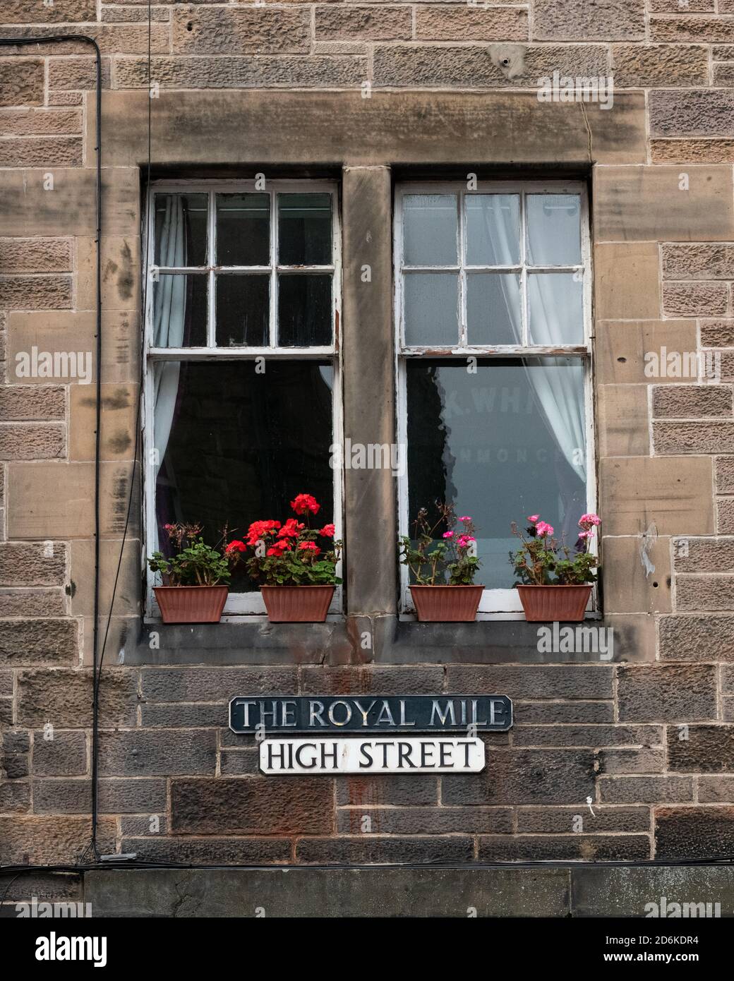 Edinburgh tenement building hi-res stock photography and images - Alamy