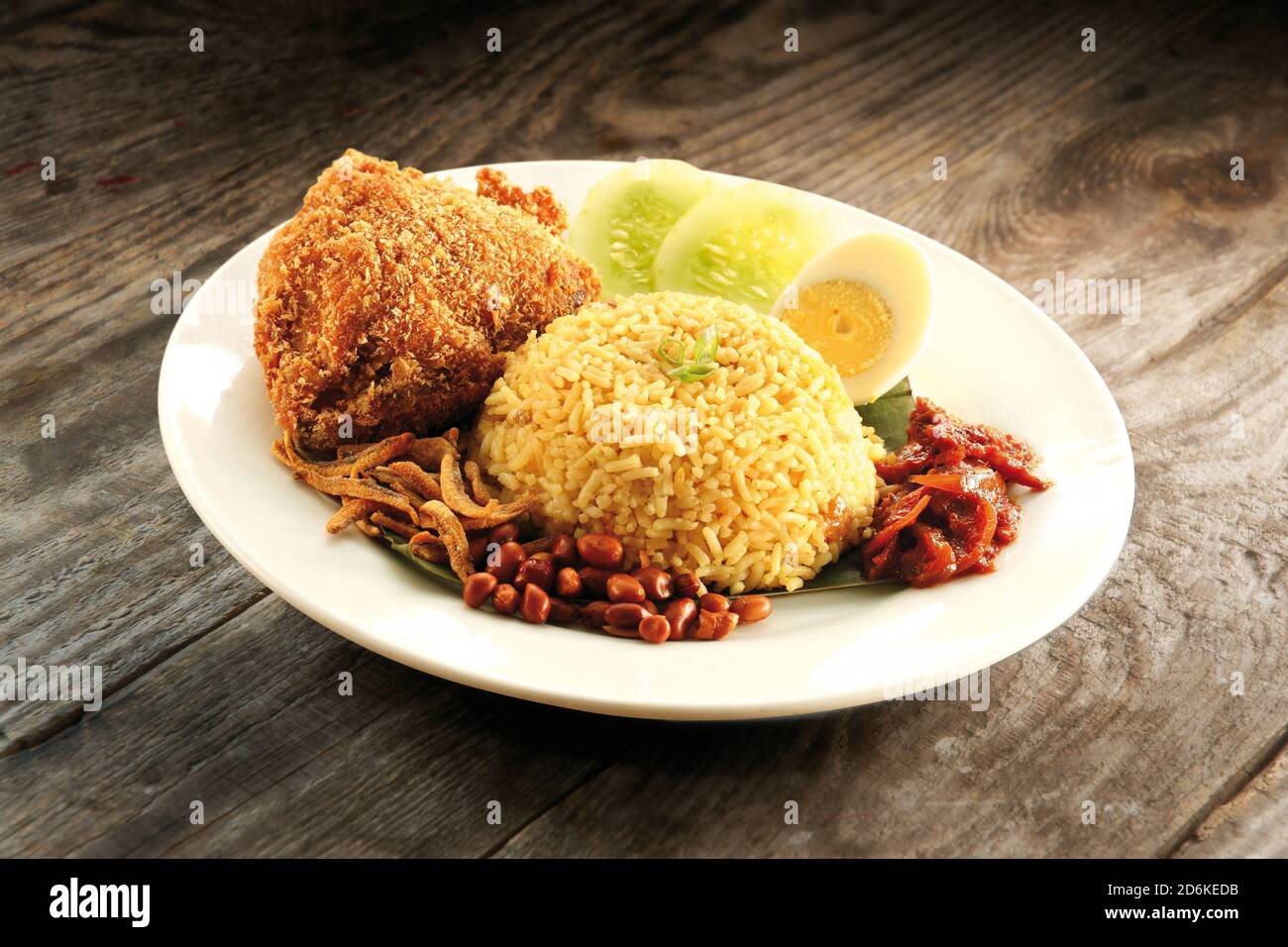 Asian food nasi biryani with fried chicken Stock Photo - Alamy