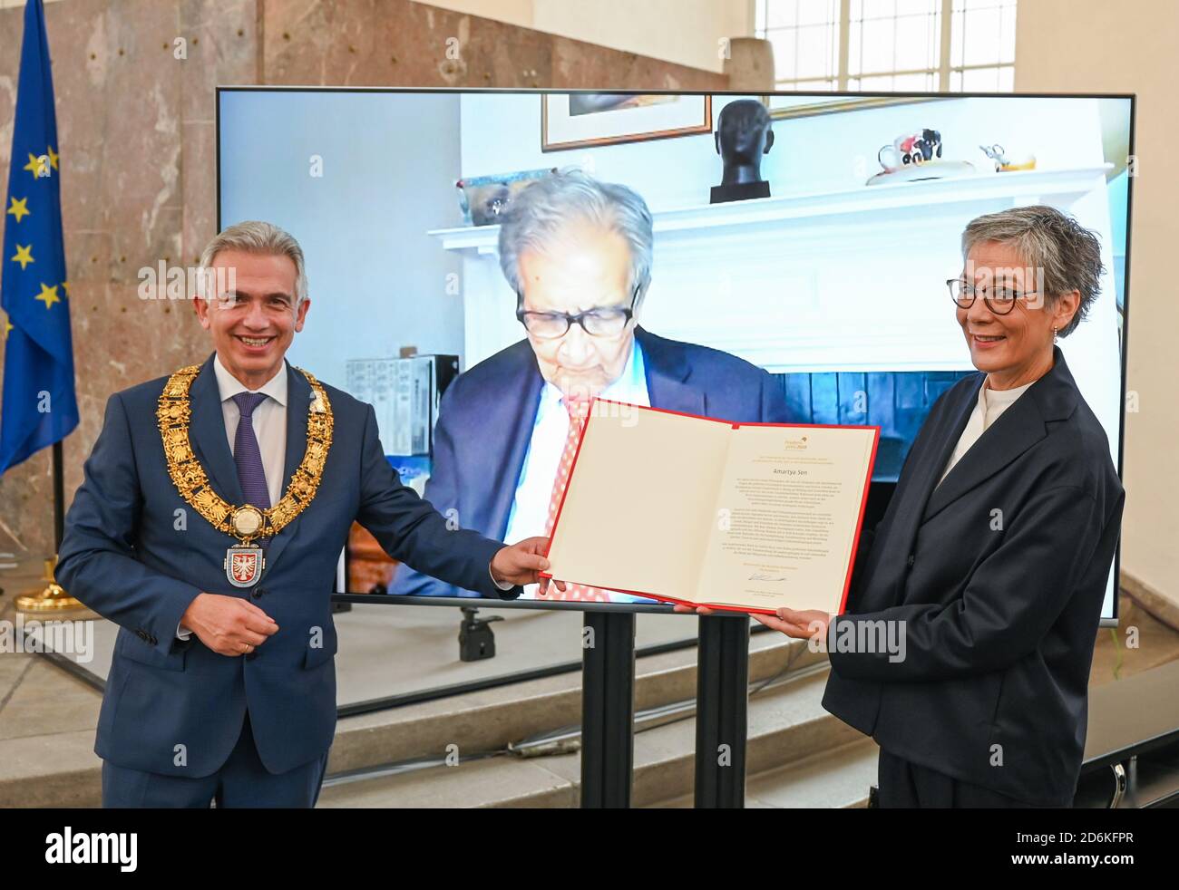 Nobel peace prize certificate hi-res stock photography and images - Alamy