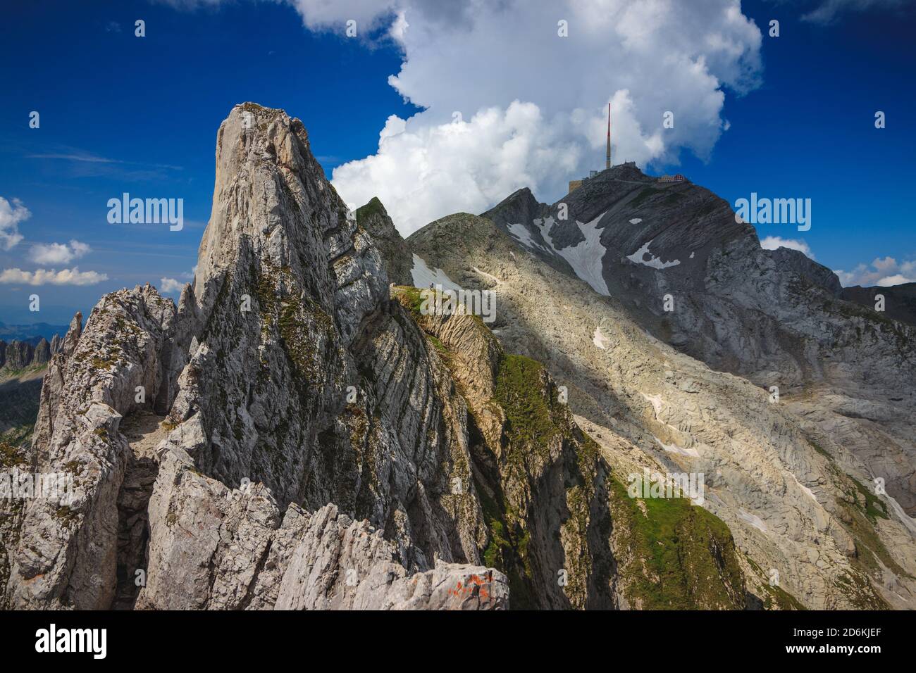 Santis hi-res stock photography and images - Alamy