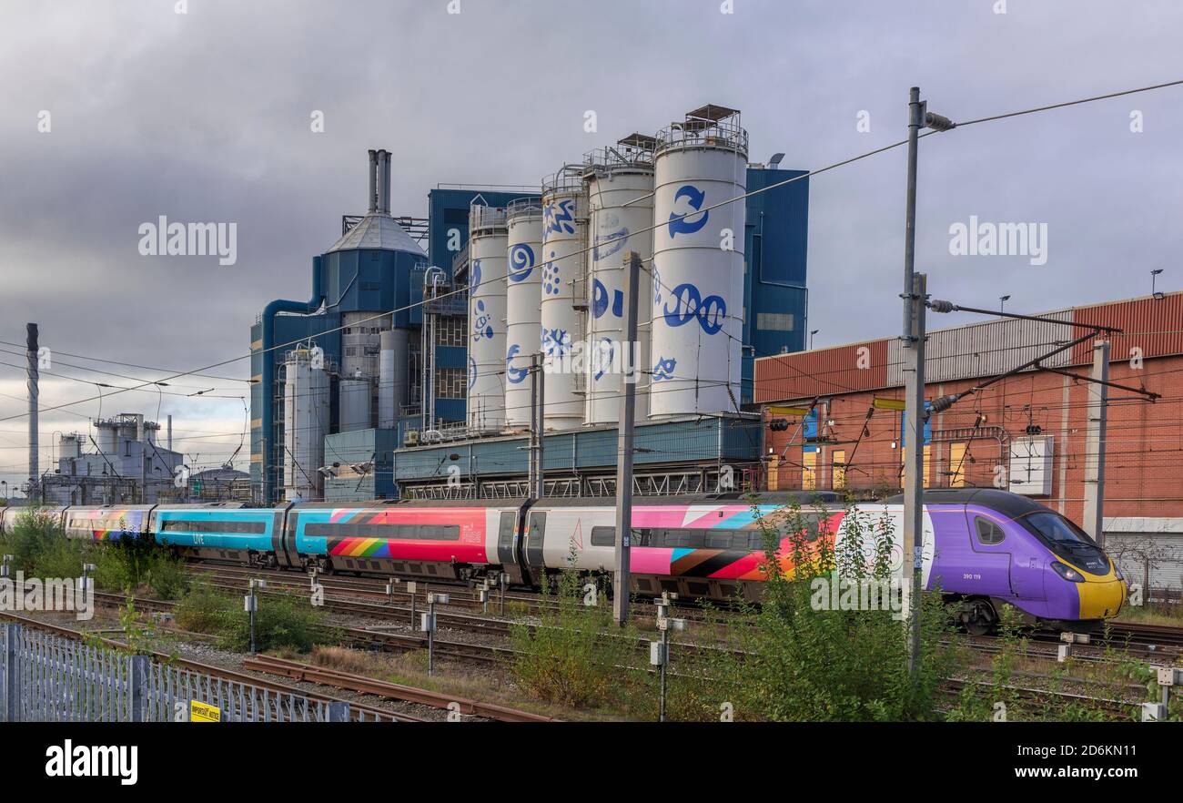 Avanti west coast pride pendolino hi-res stock photography and images ...