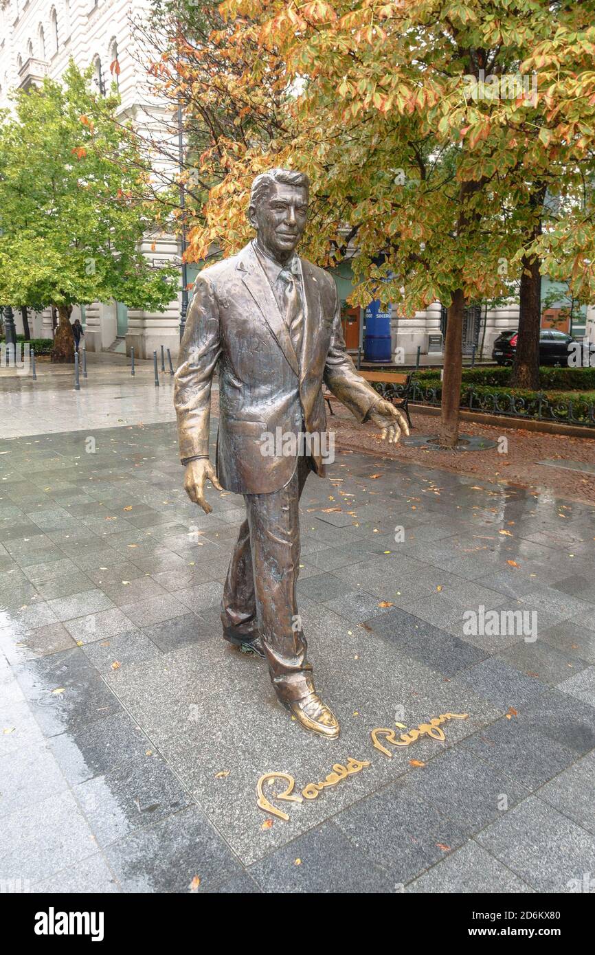 Reagan statue hi-res stock photography and images - Alamy
