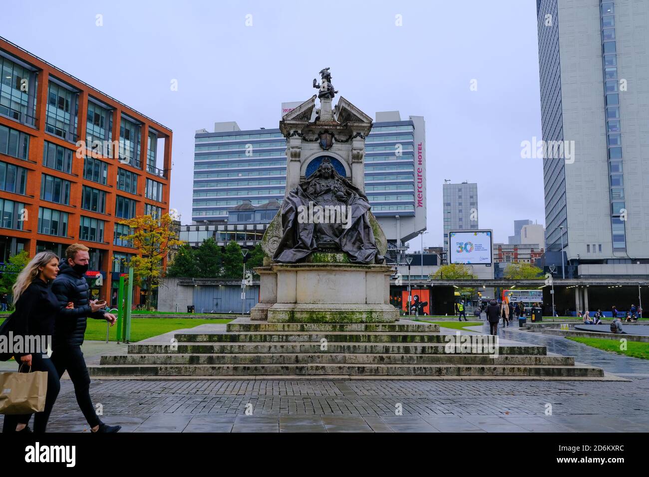Victoria memorial piccadilly gardens hi-res stock photography and images - Alamy