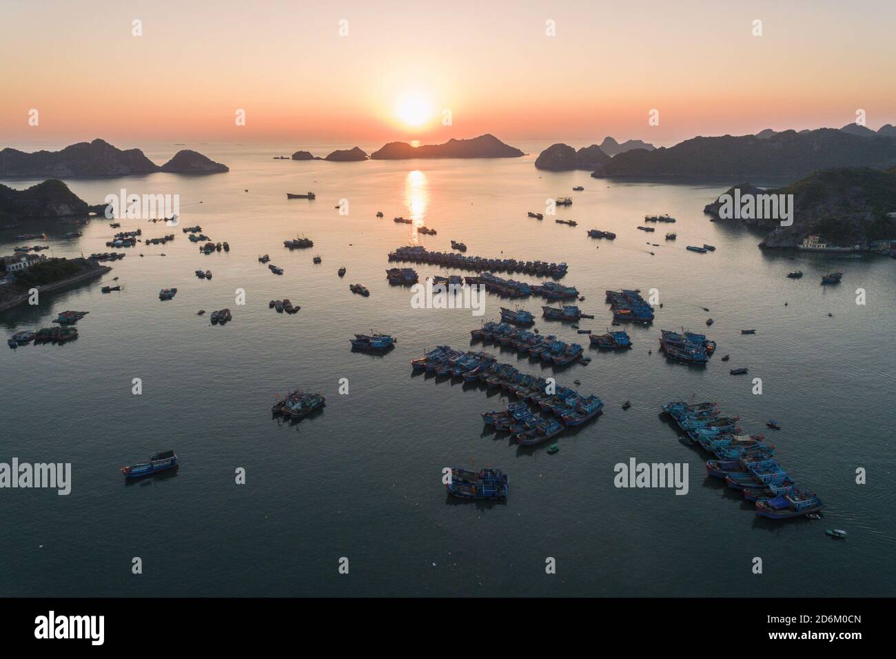 Vietnam fishing boats hi-res stock photography and images - Alamy
