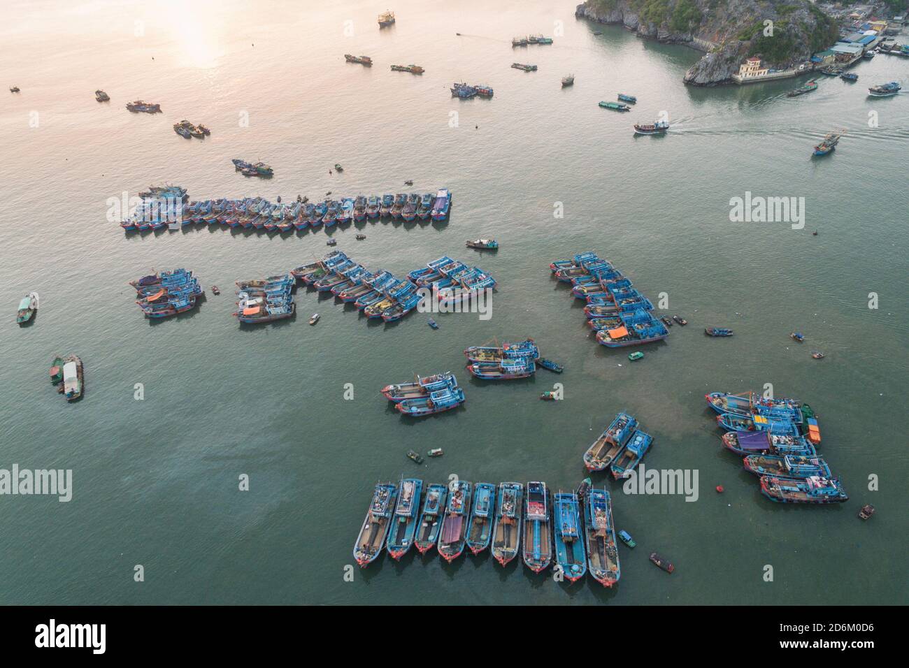 Fishing boats in Cat Ba Island, Vietnam, Ha Long Bay descending dragon ...