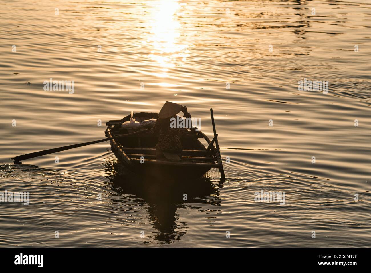 Fishing boats in Ha Long Bay, Cat Ba Island, Vietnam, descending dragon ...