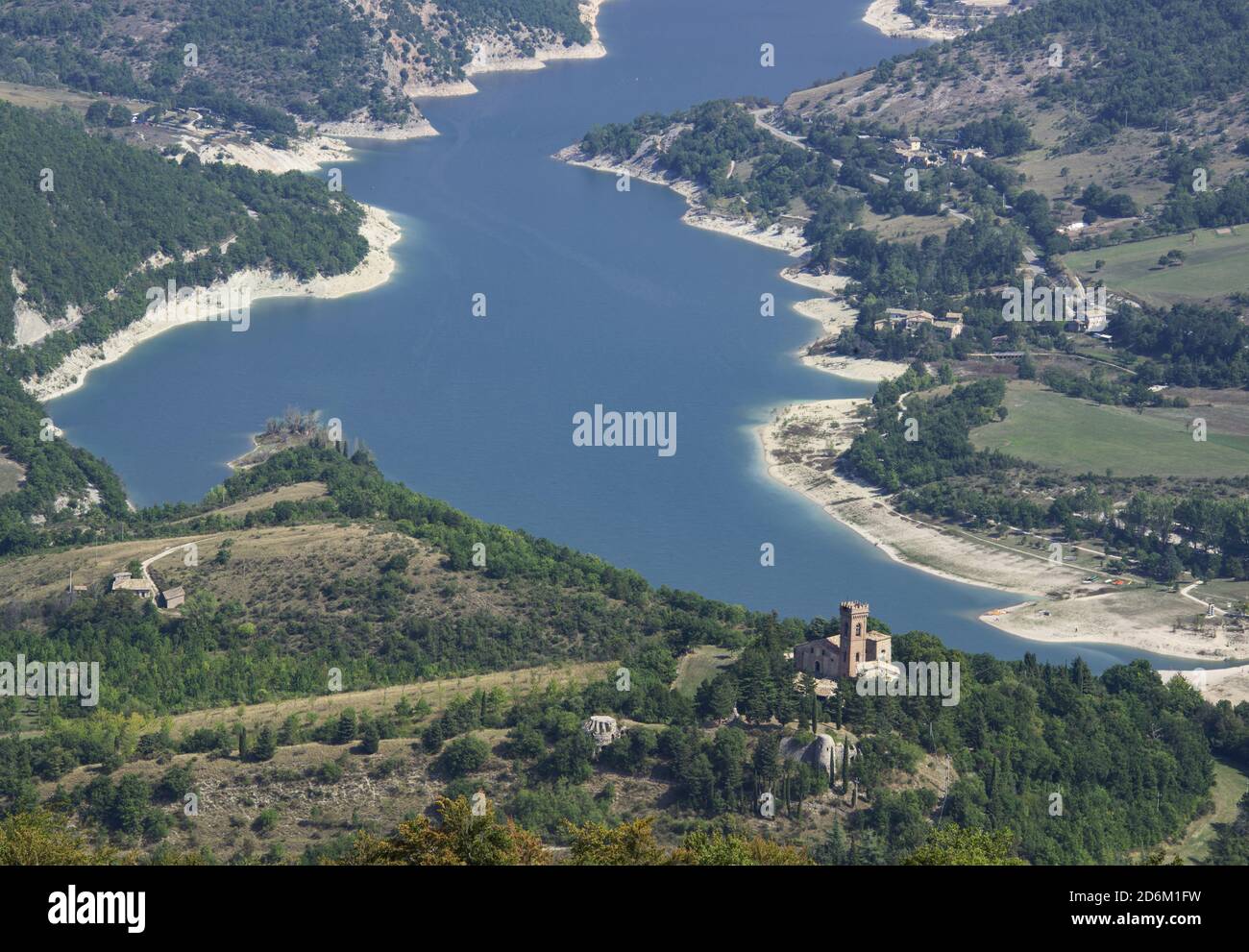Lago fiastra italia hi-res stock photography and images - Alamy