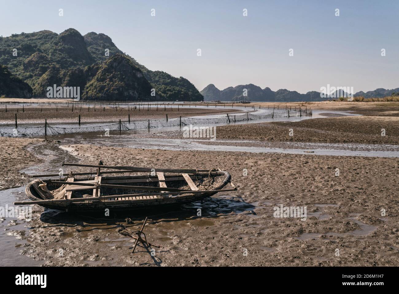 Ha Long Bay, Cat Ba Island, Vietnam, descending dragon bay Asia Stock ...