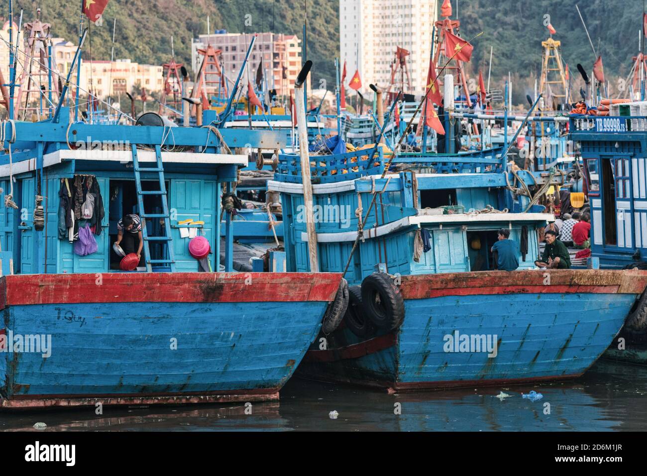 Fishing boats in Ha Long Bay, Cat Ba Island, Vietnam, descending dragon ...
