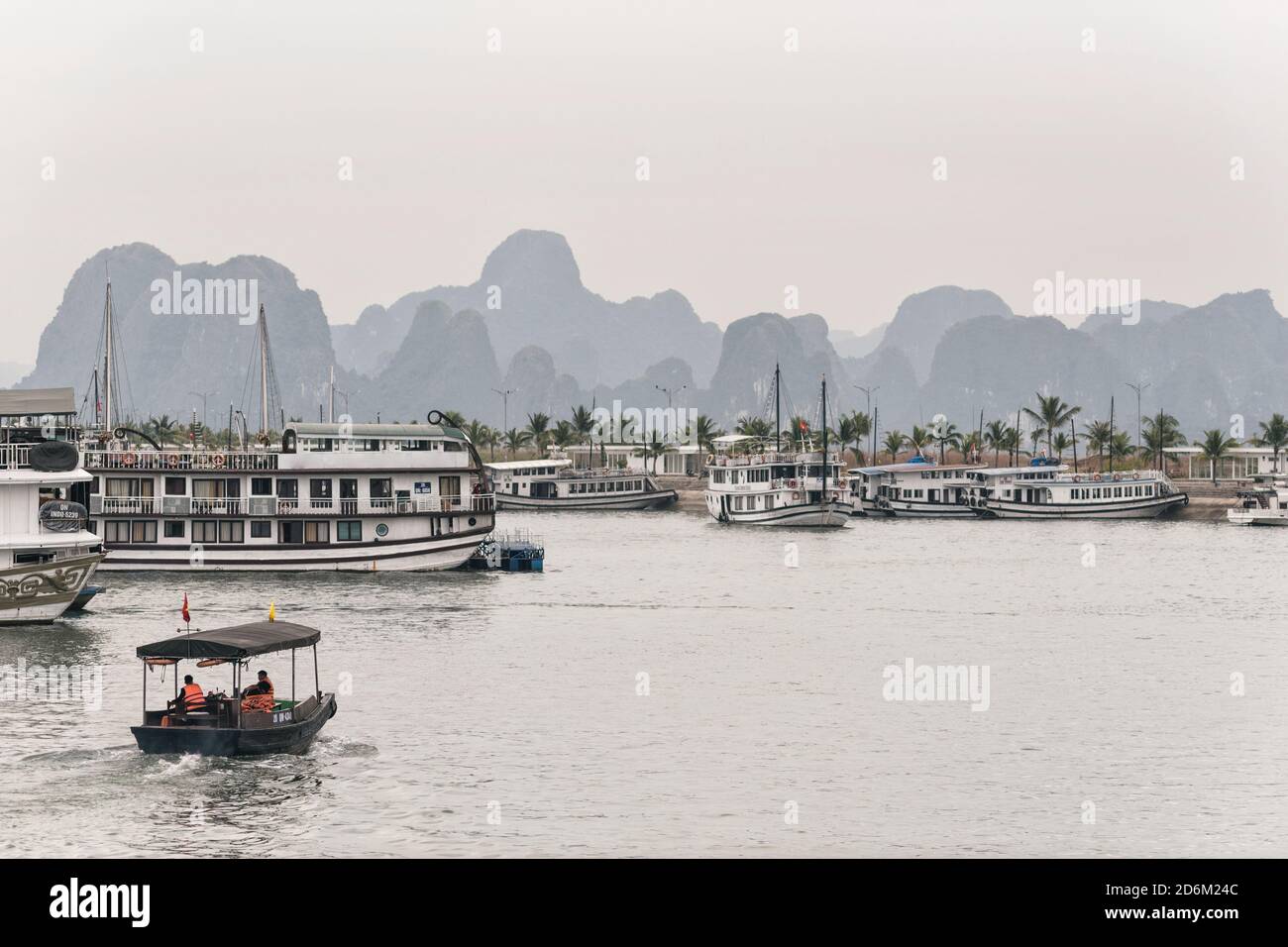 Ha Long Bay, Cat Ba Island, Vietnam, descending dragon bay Asia Stock ...
