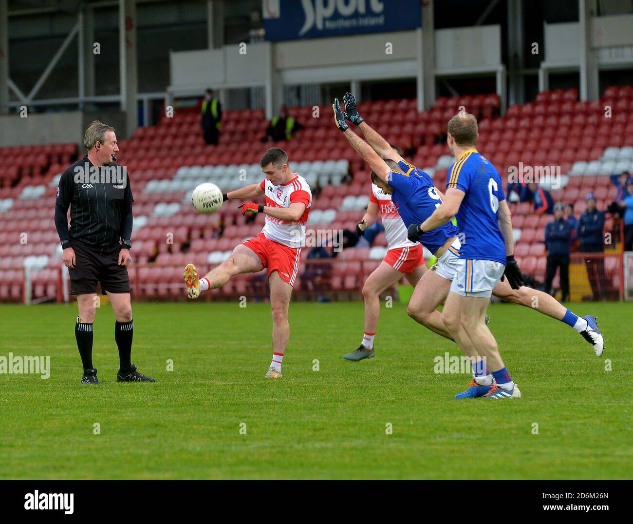 Gaa referee hi-res stock photography and images - Alamy