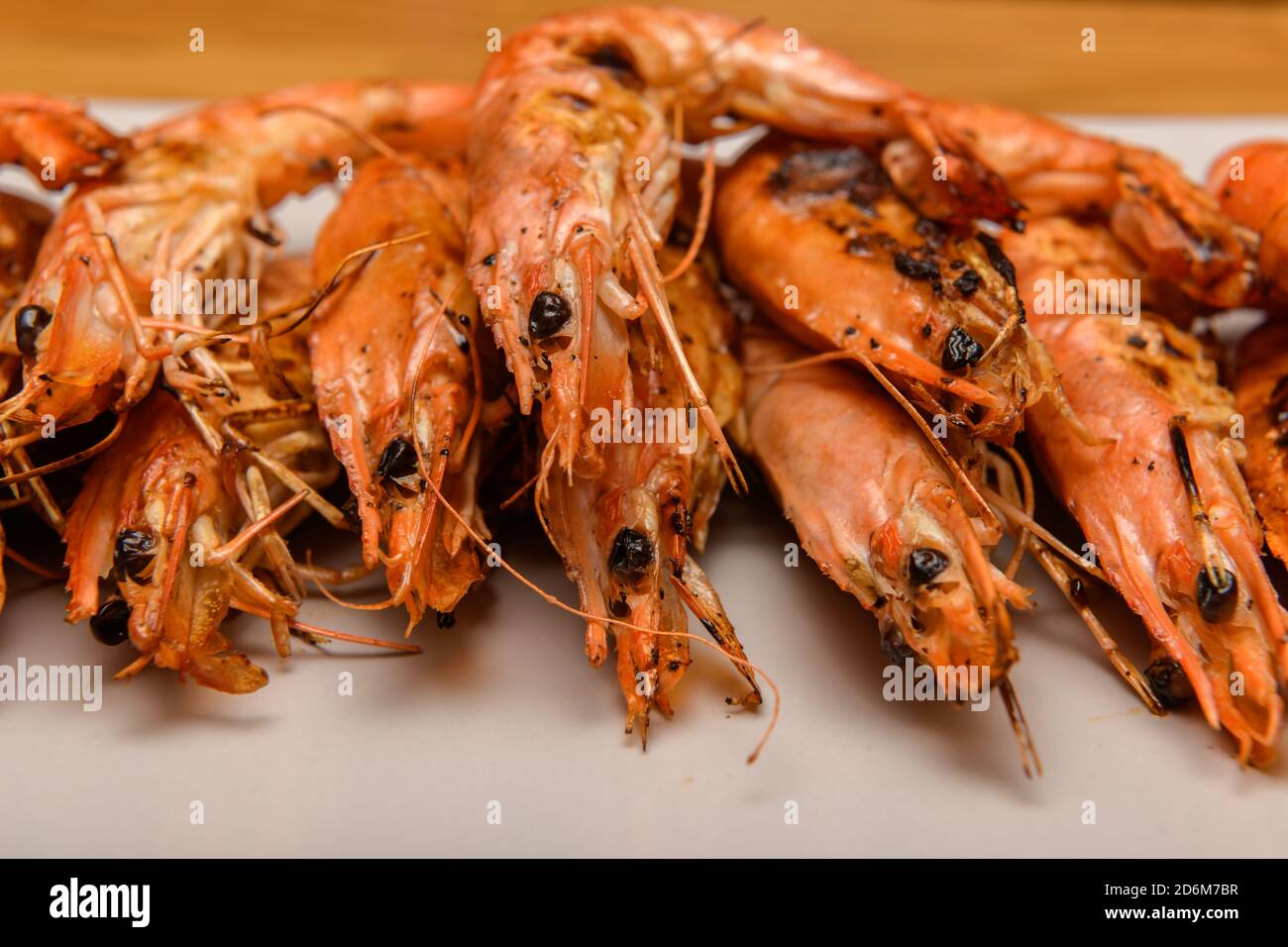 Shell on cooked king prawns hi-res stock photography and images - Alamy
