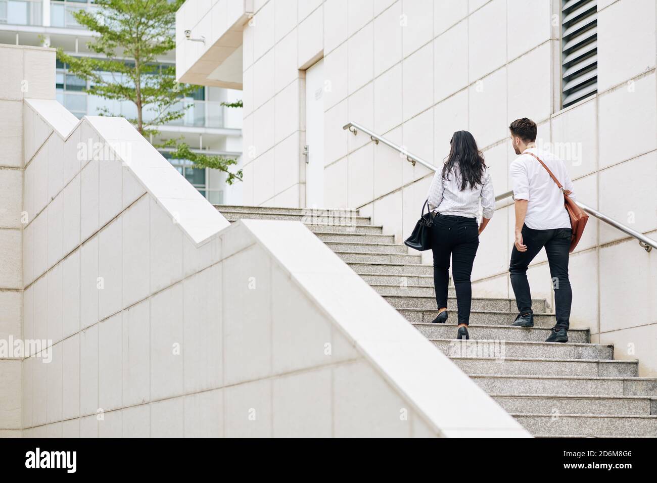 People hurrying to work Stock Photo - Alamy