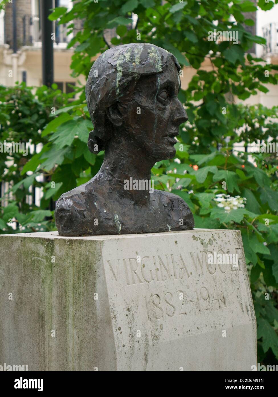 Bust of the writer Virginia Woolf in Tavistock Square Gardens, London ...