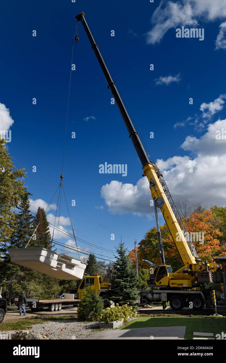 Flatbed truck hi-res stock photography and images - Alamy