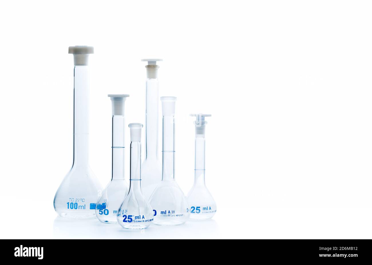 Empty erlenmeyer flask hi-res stock photography and images - Alamy