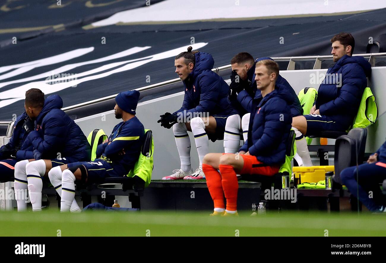 Tottenham Hotspur's Gareth Bale (centre) on the bench during the ...