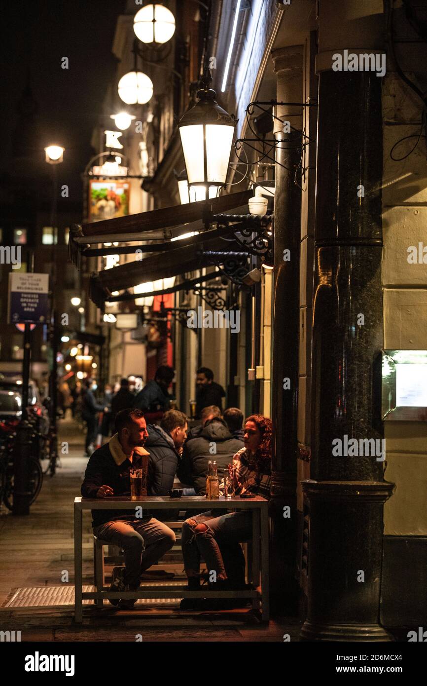 Rule of six coronavirus hi-res stock photography and images - Alamy