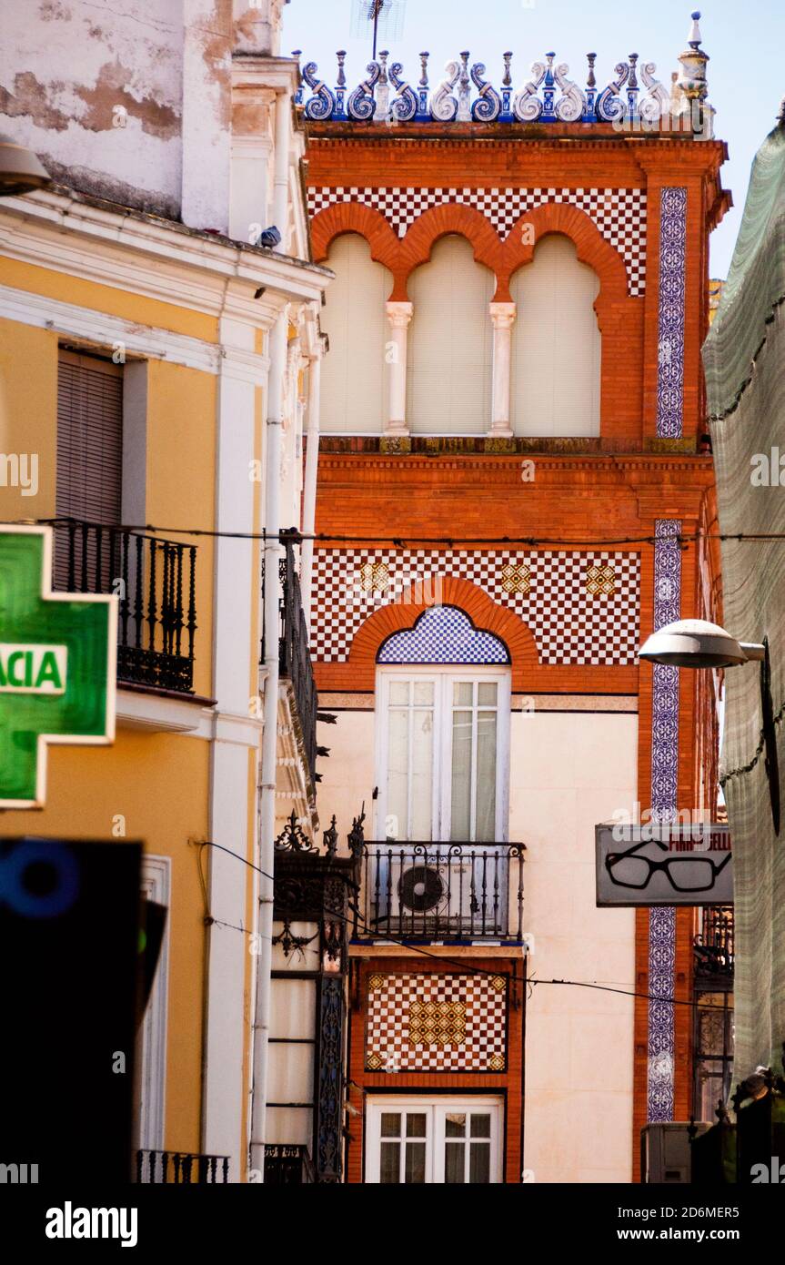 Three foiled cusped arch hi-res stock photography and images - Alamy