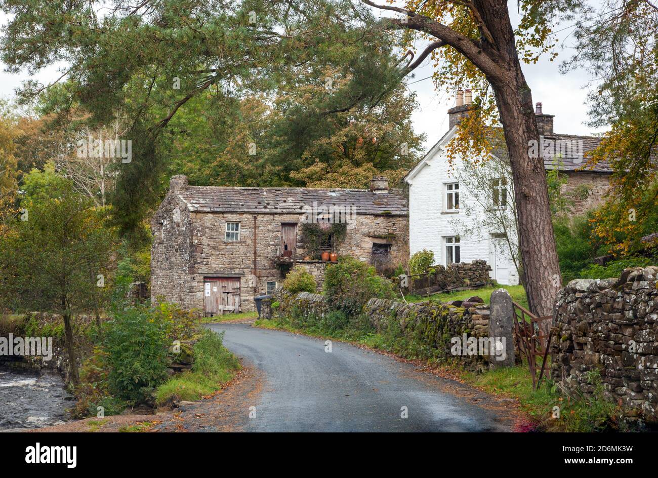 Yorkshire dales farm house hi-res stock photography and images - Alamy
