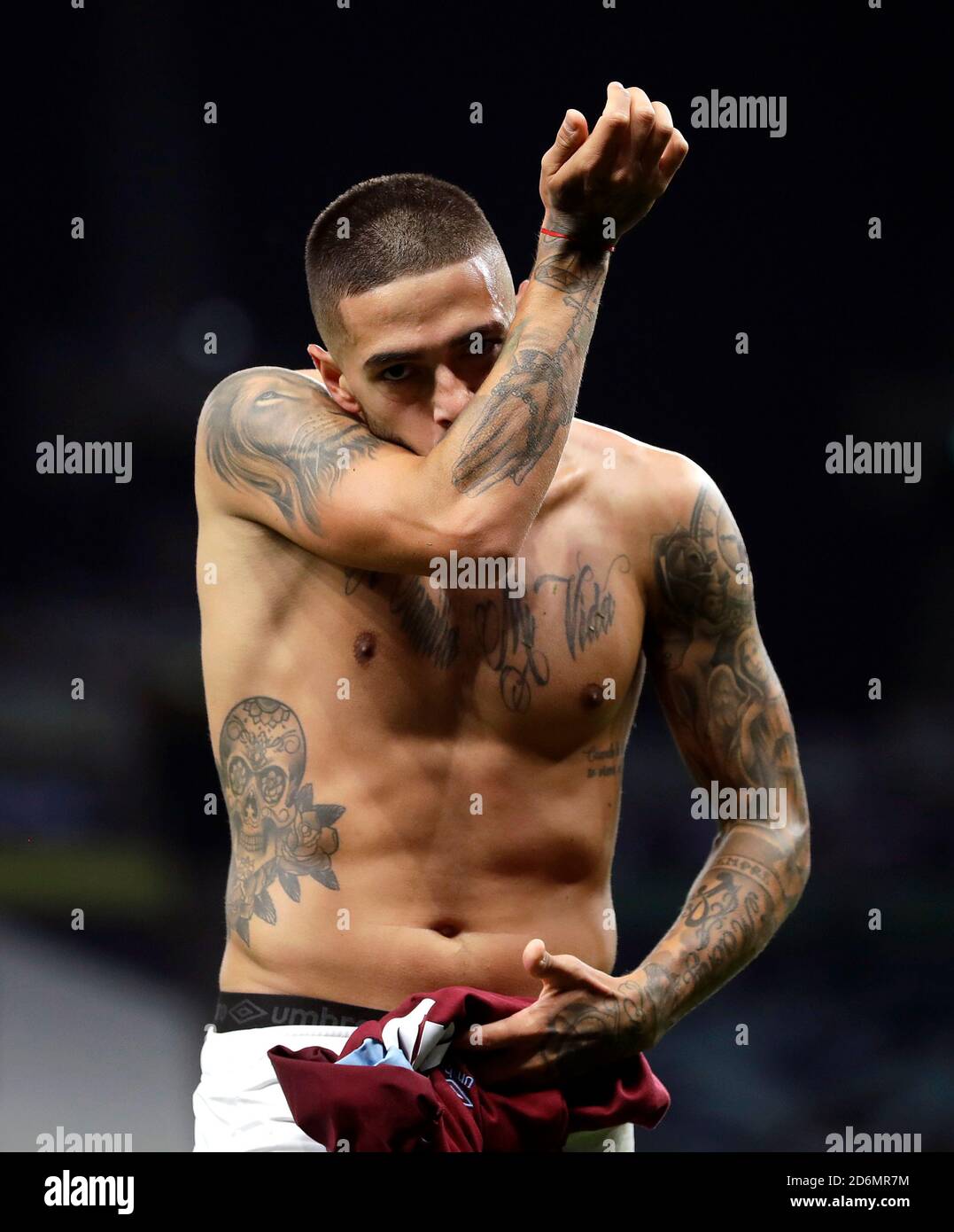 West Ham United's Manuel Lanzini celebrates scoring his side's third ...