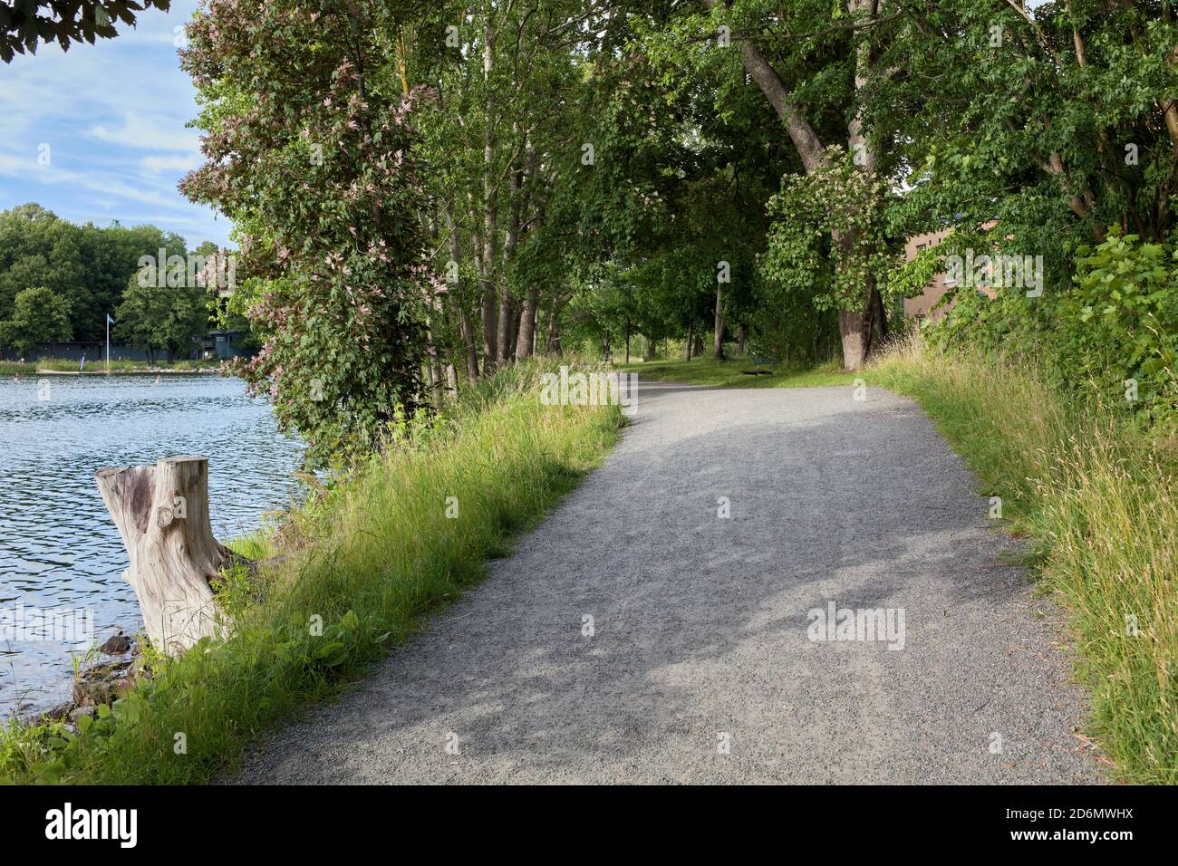 Gravel footpath hi-res stock photography and images - Alamy