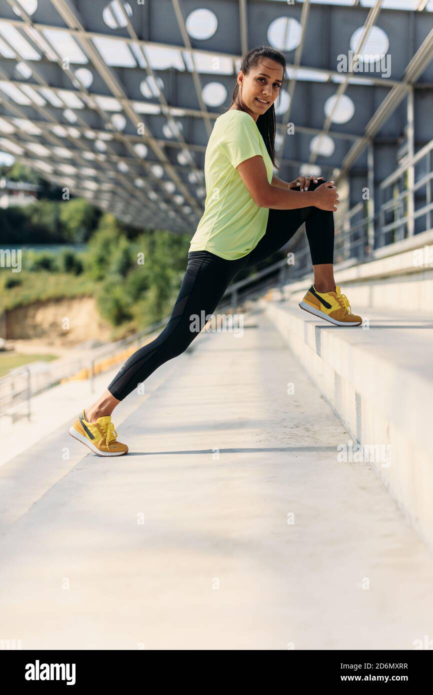 Female legs stairs hi-res stock photography and images - Alamy