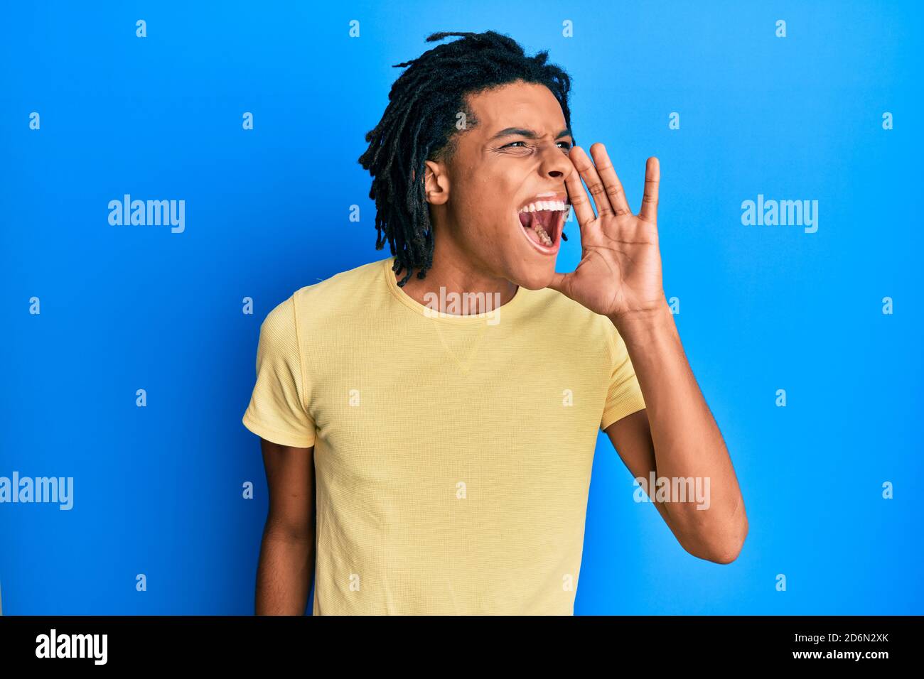 Black man dreadlocks yelling screaming hi-res stock photography and ...