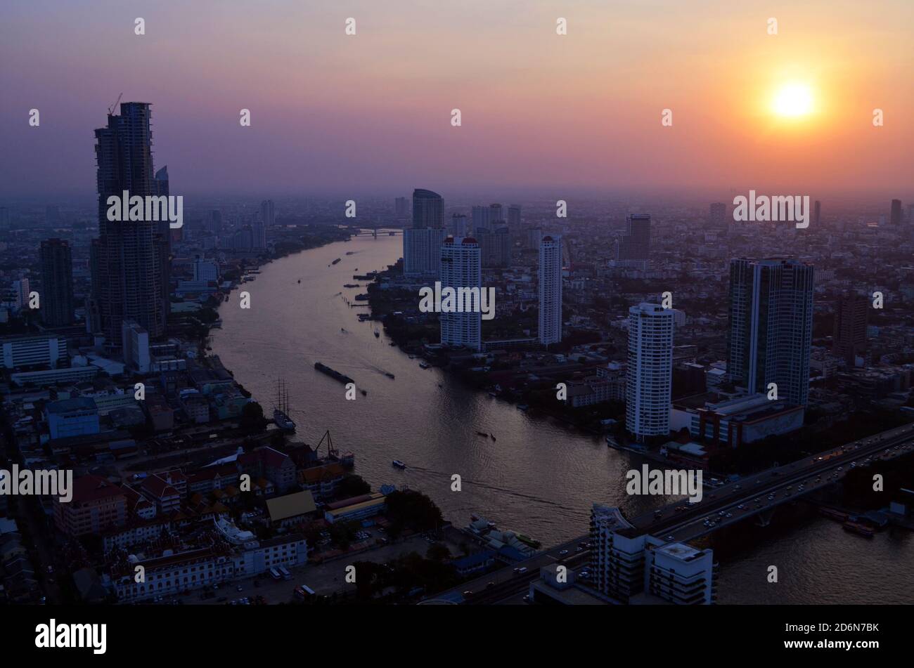 Smoggy sunset hi-res stock photography and images - Alamy
