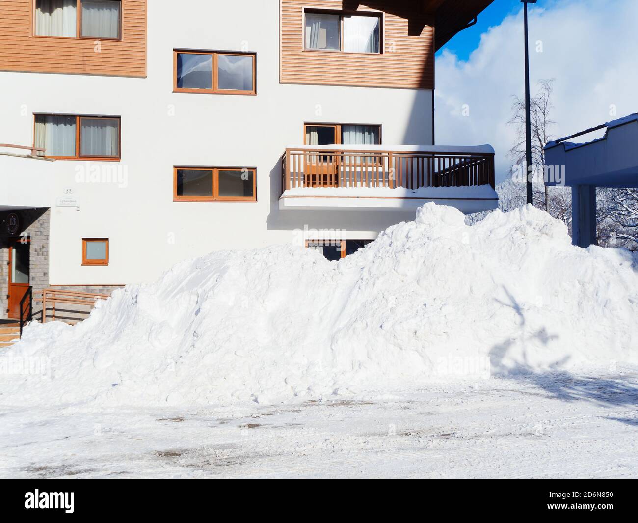 Snowdrift against a door hi-res stock photography and images - Alamy