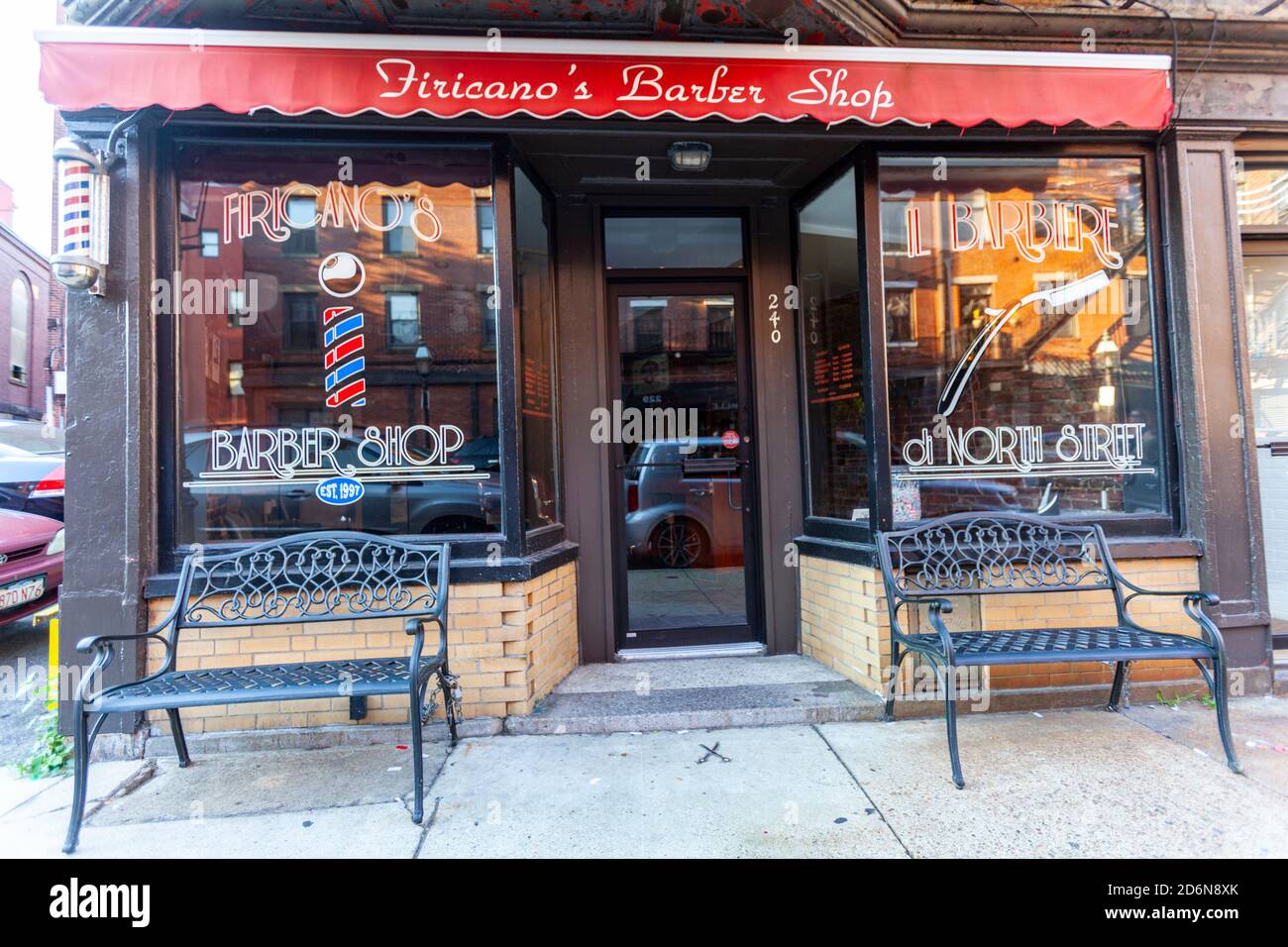 Italian barber shop hi-res stock photography and images - Alamy