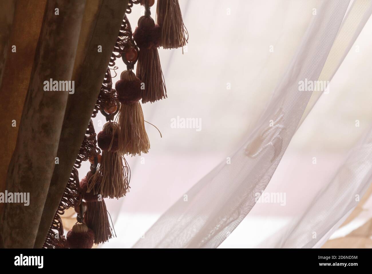 Fringe pattern hi-res stock photography and images - Alamy