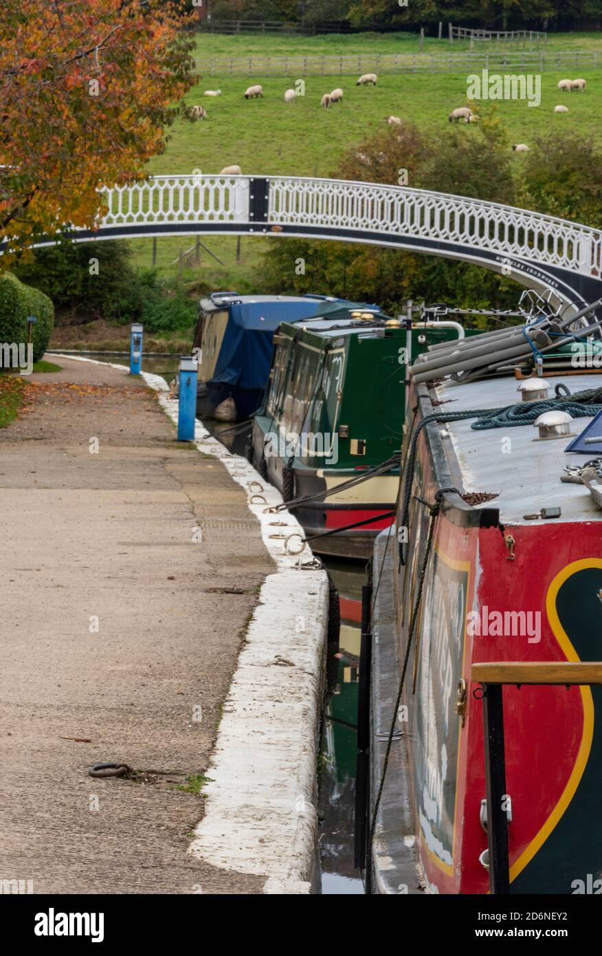 narrowboats at braunston marina, canal barges on the grand union canal, canal boats along the ...