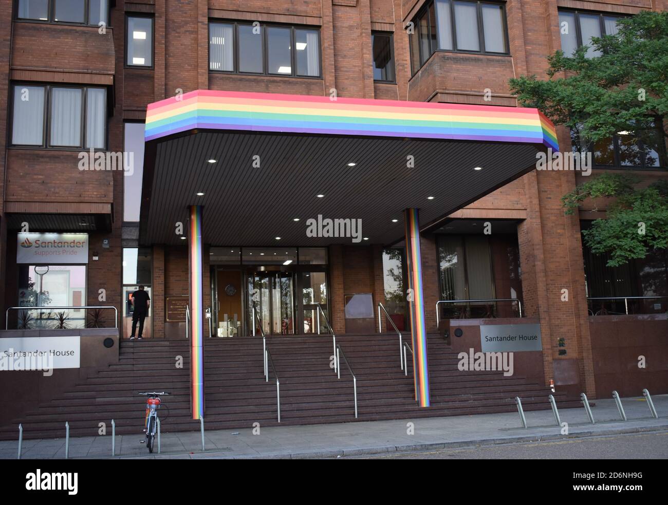 Santander bank office building hi-res stock photography and images - Alamy