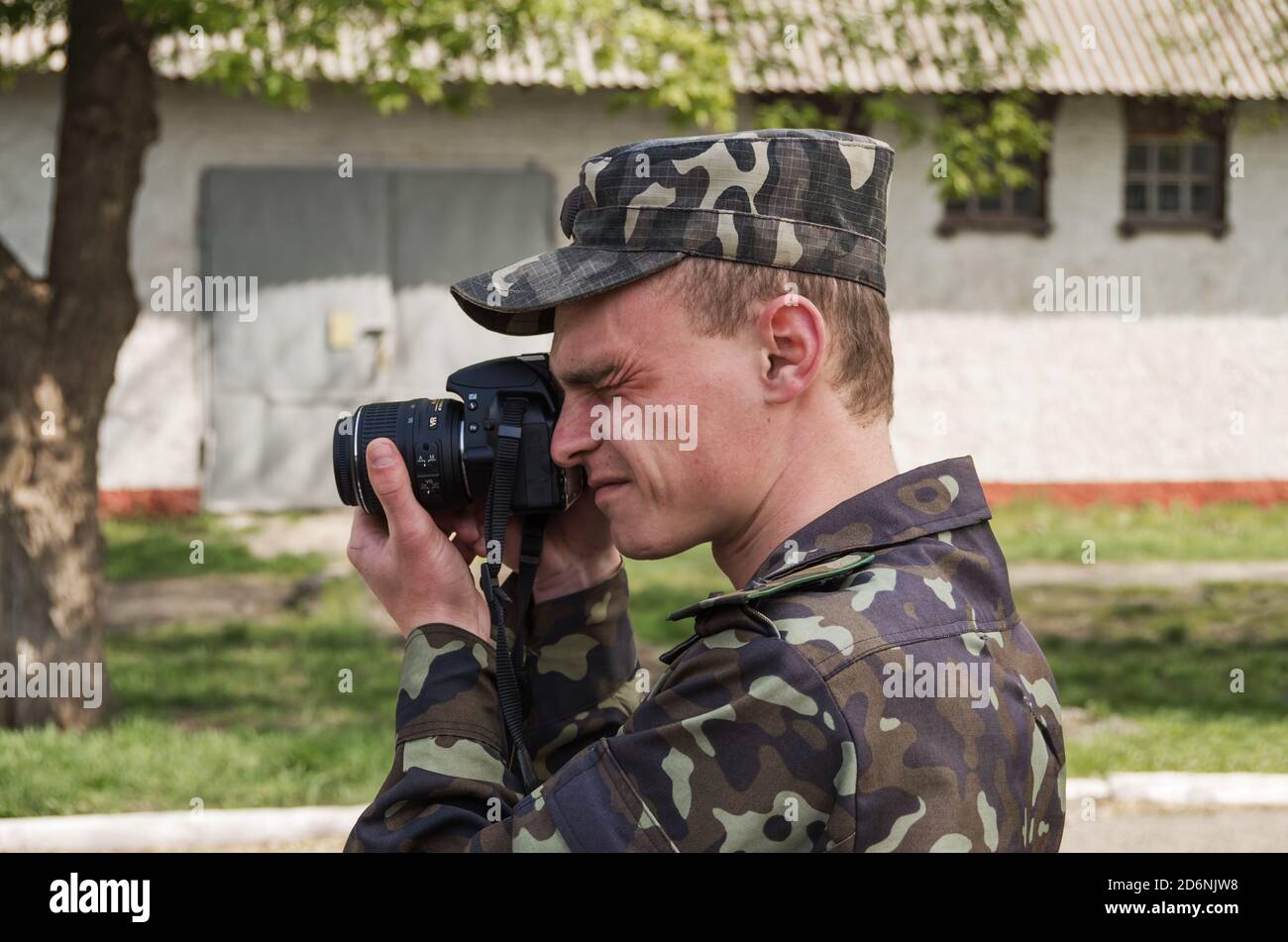 Professional military photographer hi-res stock photography and images ...