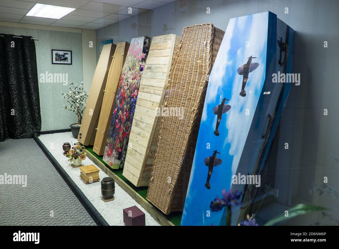 Coffin plane hi-res stock photography and images - Alamy