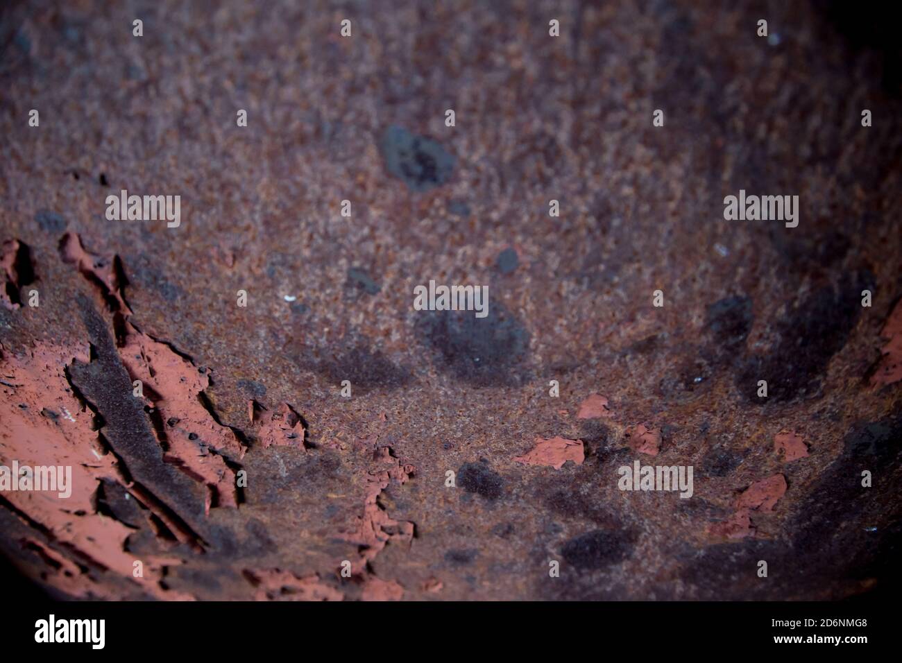 Rust steel surface with chipped paint chunks, grudge Stock Photo - Alamy